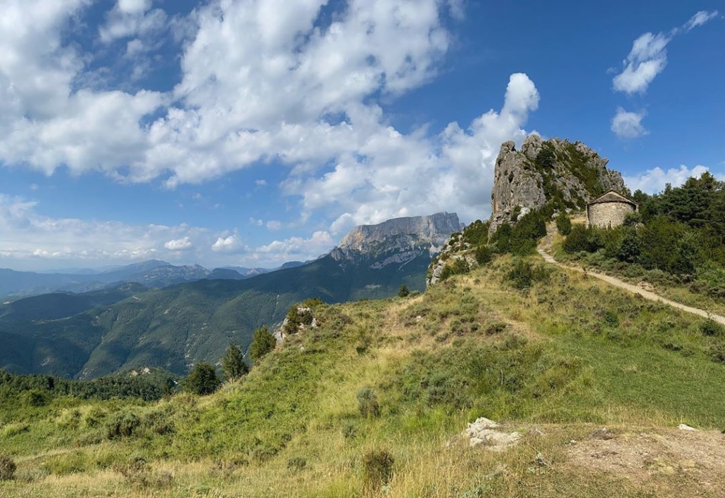 Conocer Tella y sus encantos. senderos distintos y bosques.